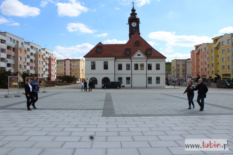 Polonez w rynku | Lubin - Portal Miasta