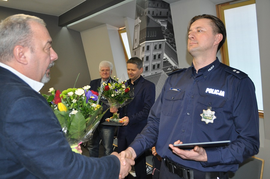 Nowy komendant policji w Ścinawie | Lubin - Portal Miasta Nowy komendant policji w Ścinawie | Lubin - Portal Miasta